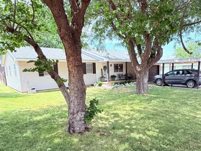 1003 Avenue B, Beaver, OK 73932