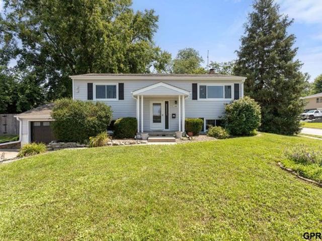 1003 Birchcrest Rd, Bellevue, NE 68005