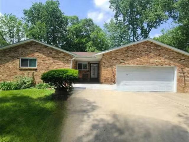 1003 BROHM LN, DAYTON, OH 45417 Single Family Residence For Sa.