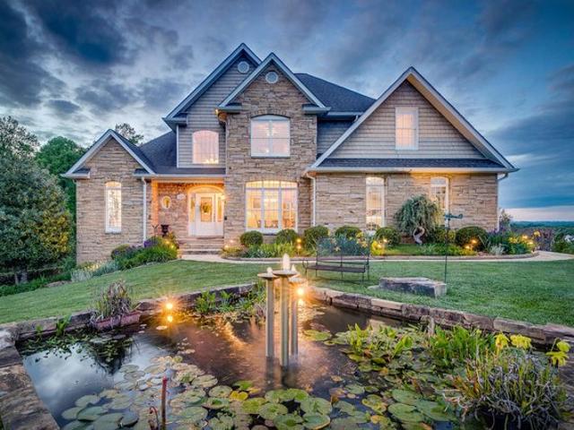 1003 Cliffview Dr, Gray, TN 37615