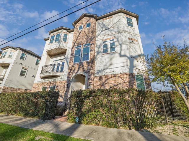 1003 E 28th Street