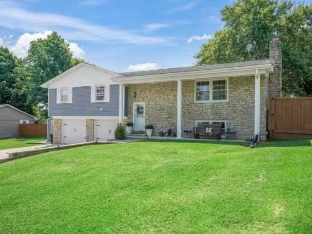 1003 ERIC AVE, OOLITIC, IN 47451 Single Family Residence For S.
