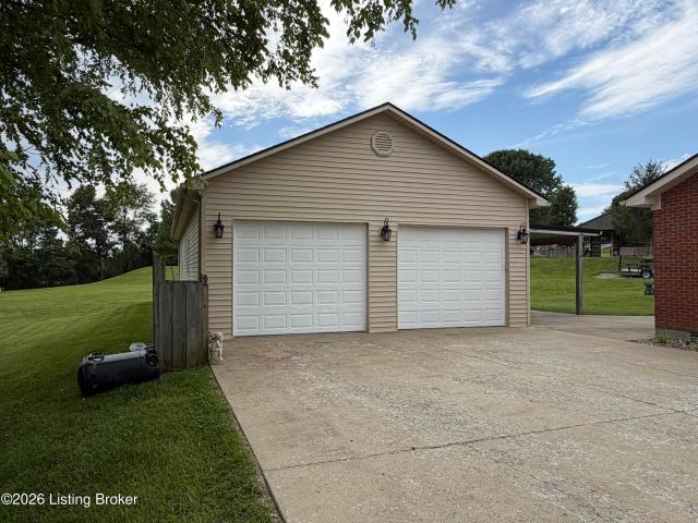 1003 Farmaway Dr