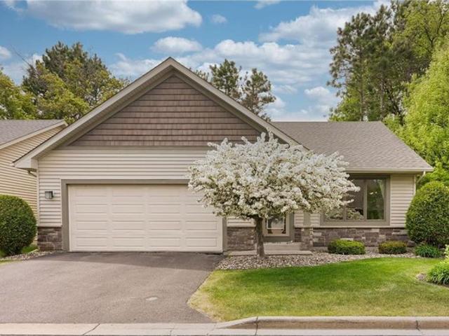 1003 Farrell St S, Maplewood, MN 55119