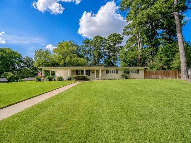 1003 Gardenia Ln, Longview, TX 75601