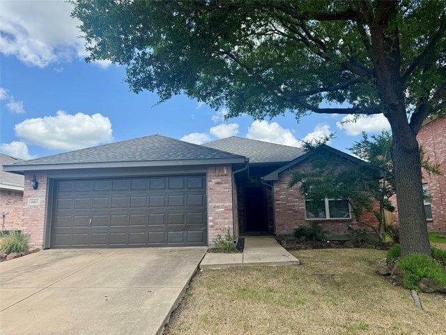 1003 Kimbro Dr, Forney, TX 75126