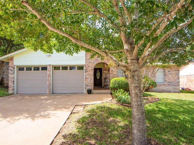 1003 Lawndale Ave, Brenham, TX 77833