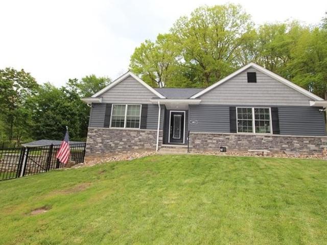 1003 Laurel Hill Dr, Homestead, PA 15120