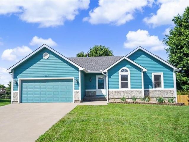 1003 Lisa Ct, Baldwin City, KS 66006