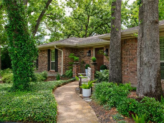 1003 Rose Circle