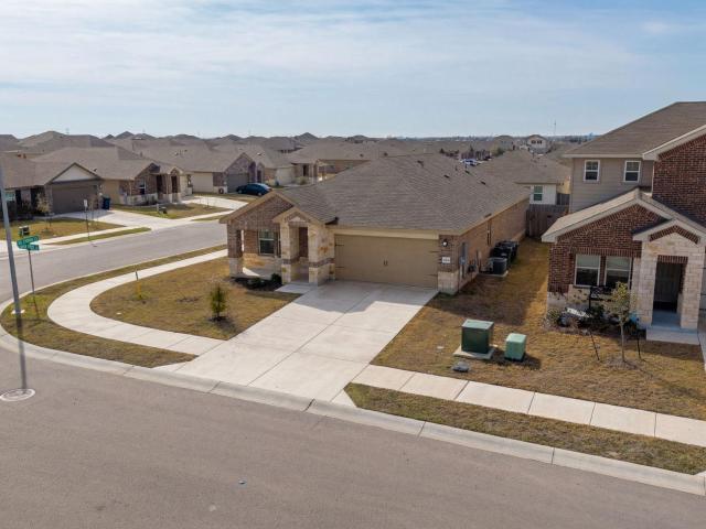 1003 Round Bale Rd