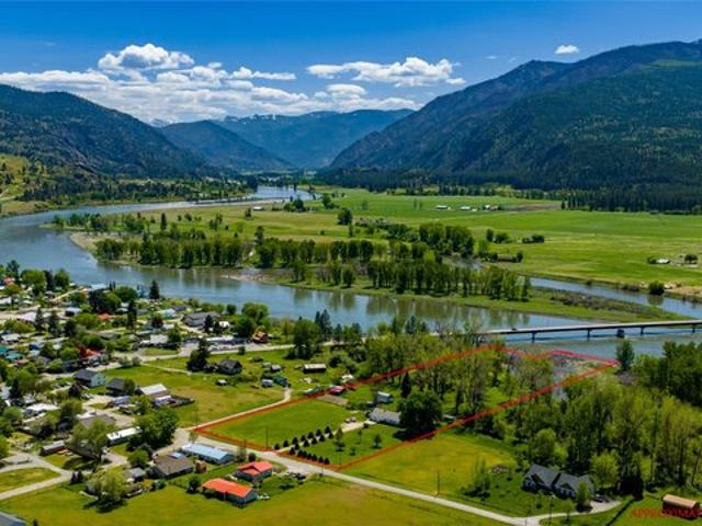 1003 S 4th Ave, Plains, MT 59859
