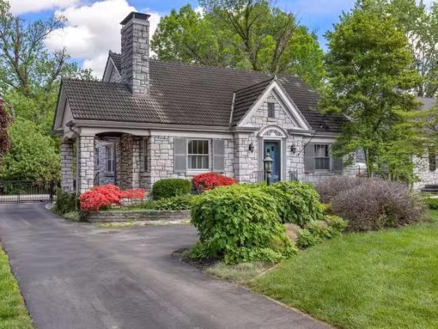 1003 Tates Creek Road, Lexington, KY 40502 652177622