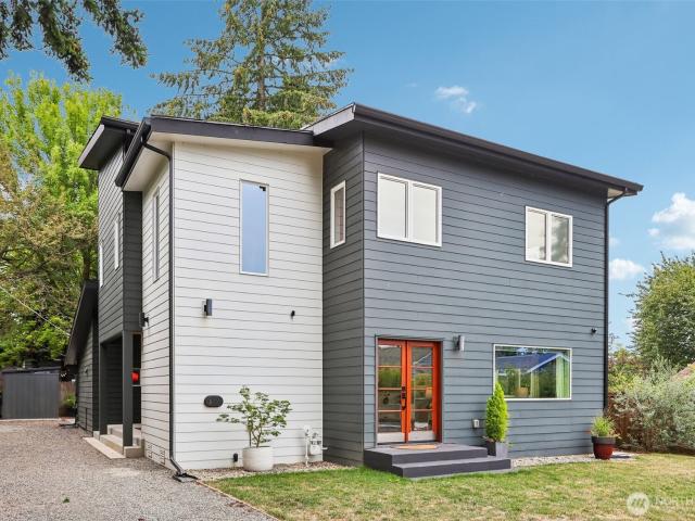 1003 th Avenue SW