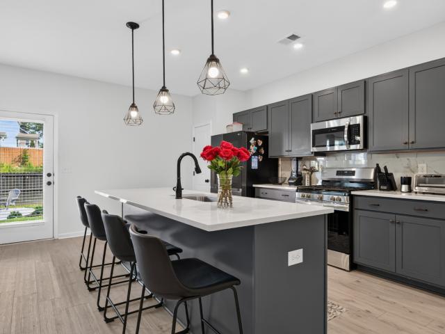 1003 Village Ct