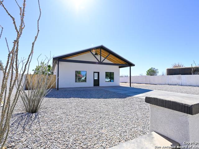 1003 W Galveston