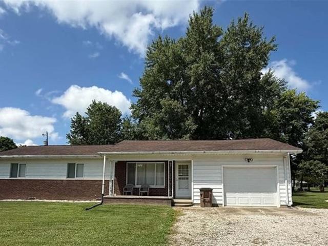 1003 W Main St, Ramsey, IL 62080