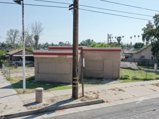 1003 W Rialto Avenue