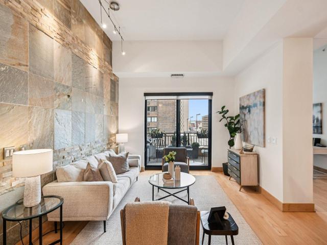 100 3rd Avenue S # 406