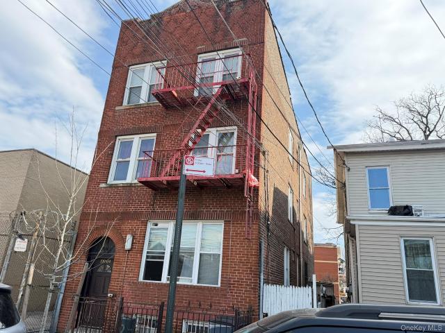 100 04 Spruce Street