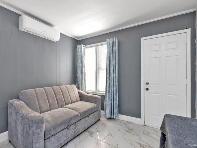 100 0 nd Avenue | Compass