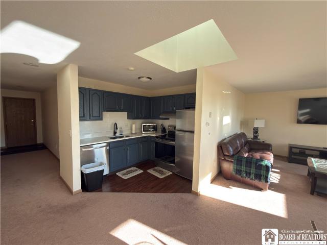 100 104 E 3rd Street