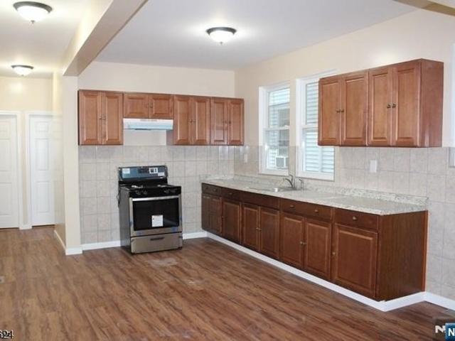 100 102 Lyons Ave, Newark, NJ 07112