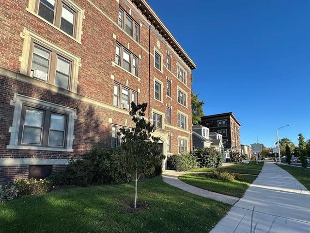 100 130 Elm St, West Springfield, MA 01089