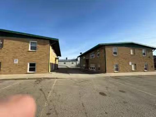 100 19th Ave SW Apt B 100 19th Ave Sw #B100