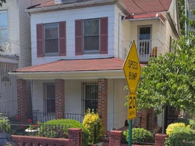 100 1 th Ave, Corona, NY 11368