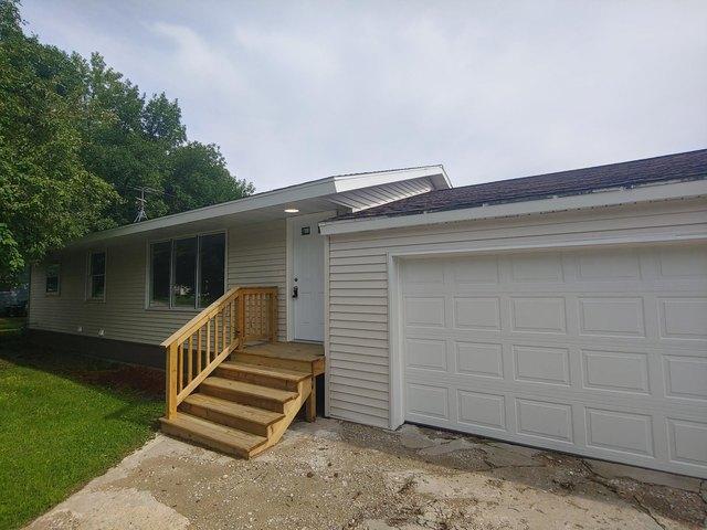 100 2nd St NE, Hallock, MN 56728