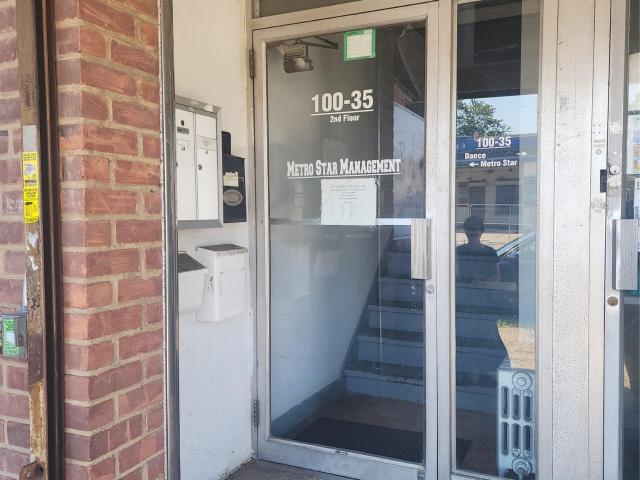 100 35 Metropolitan Avenue 2A