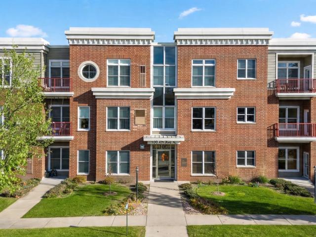 100 4th Avenue N # 208