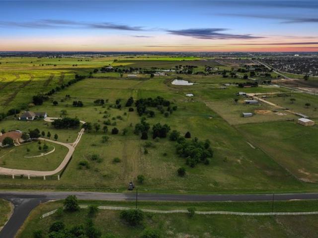 100 County Road 198, Hutto, TX 78634