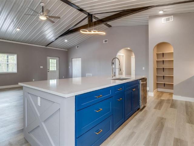 100 County Road 4140