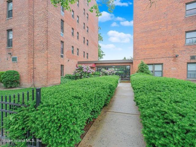 100 Colfax Ave Apt 7D, Staten Island, NY 10306