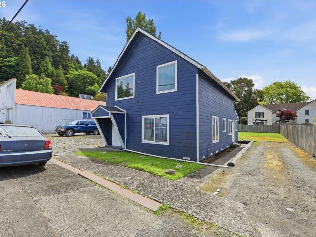 100 commercial ave