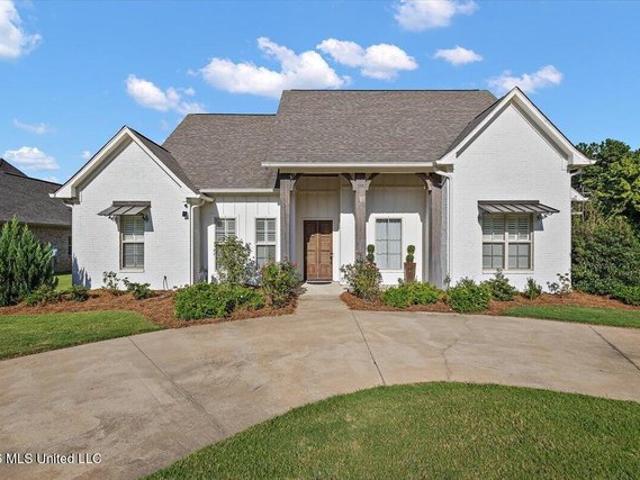 100 Camden Lake Dr, Madison, MS 39110