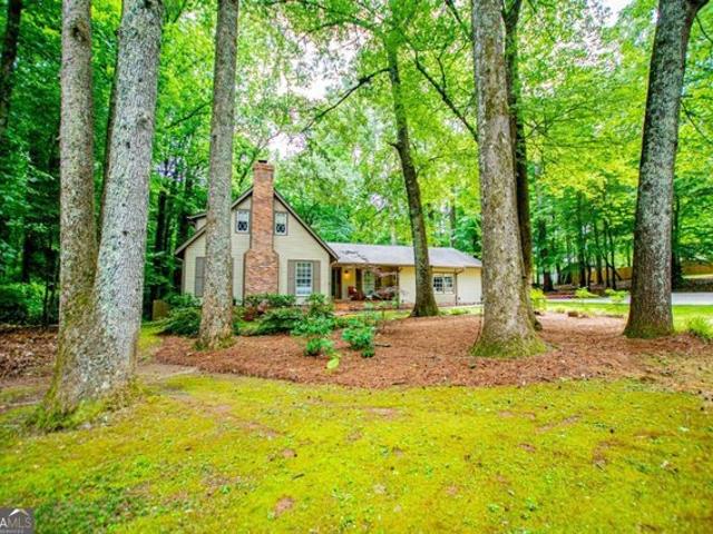 100 Camp Dr, Carrollton, GA 30117