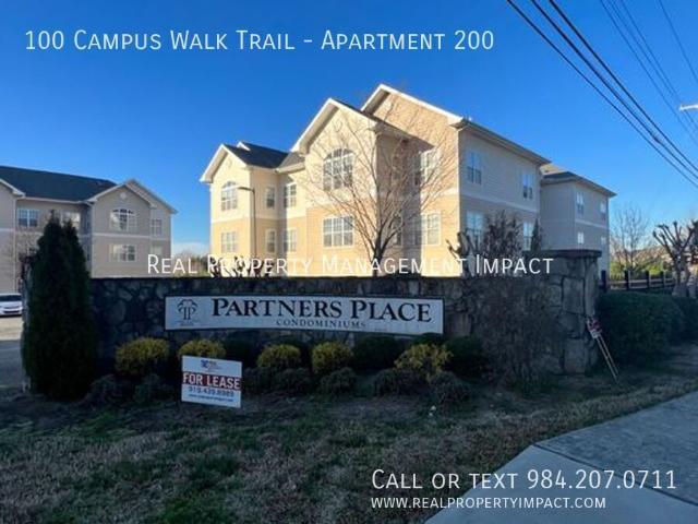 Three Bed/Three Bath Condo Style Living Close to Elon University Campus