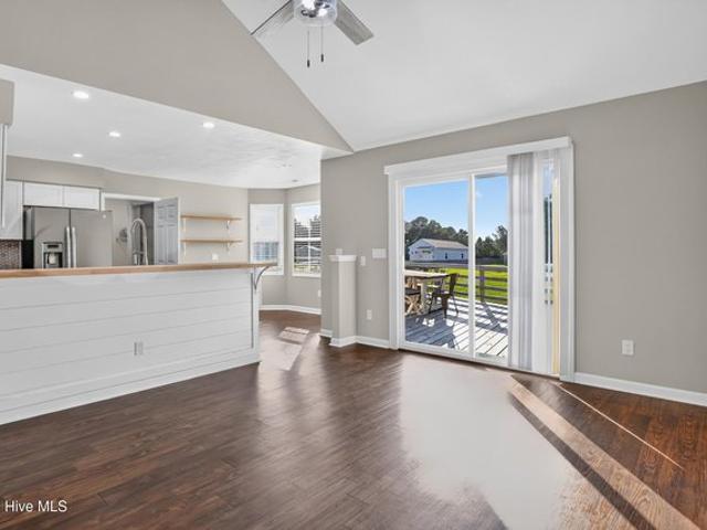 100 Carolina Rd, Moyock, NC 27958