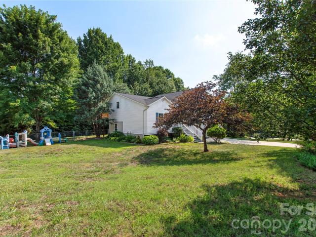 100 Carriage Hill Drive