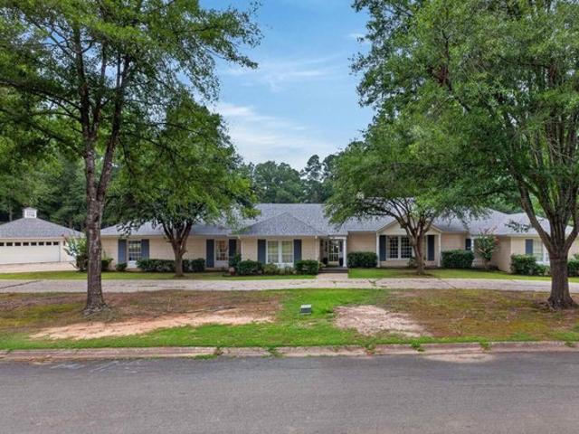 100 Charlotte Dr, Gurdon, AR 71743