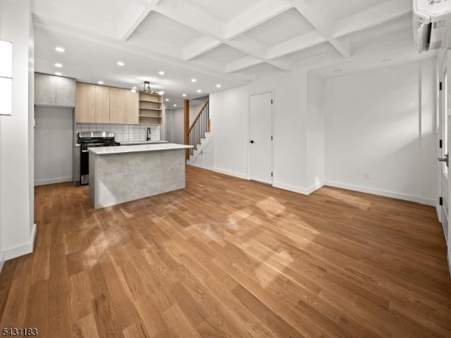 100 Chestnut St # 1