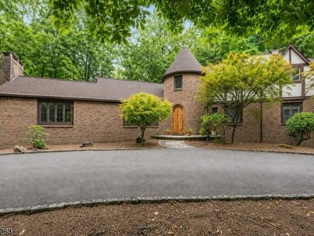 100 Cheyenne Way, Wayne, NJ 07470