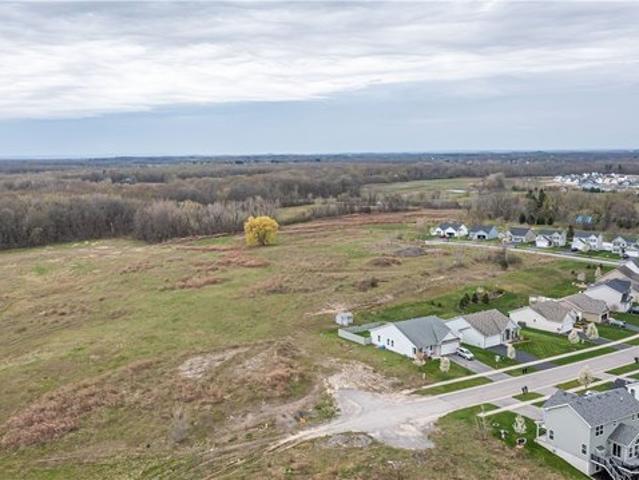 100 Club House Dr, Churchville, NY 14428