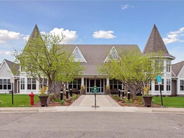 100 Clydesdale Trl Apt 110, Medina, MN 55340