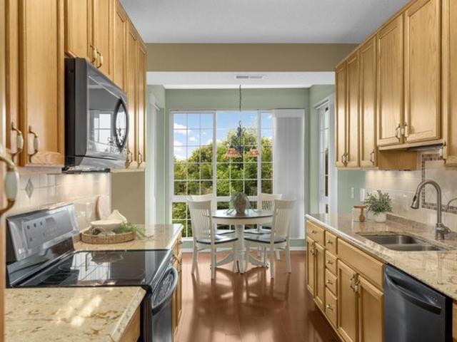 100 Clydesdale Trl Apt 328, Medina, MN 55340