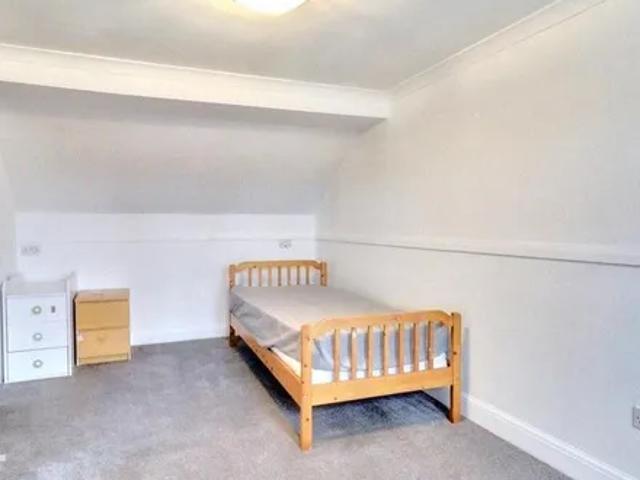 100 Claude Road, London, E10 6NE, United Kingdom | 4 bed duplex for rent #139475353 | Rentberry