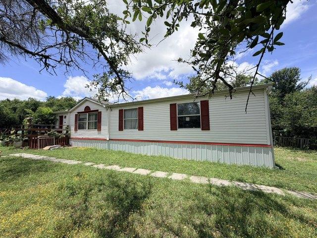 100 Creedmore Dr, Liberty Hill, TX 78642